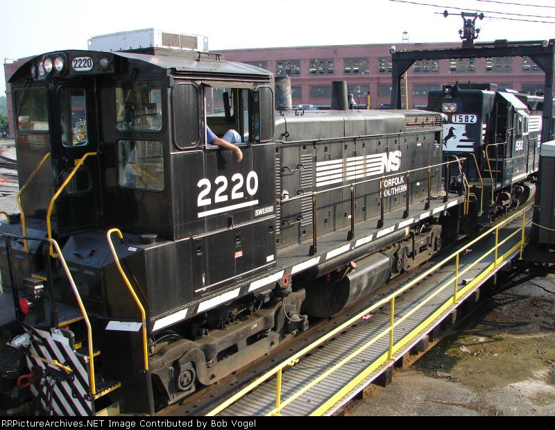 NS 2220